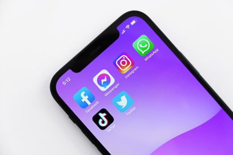 Best Job Posting Examples in Social Media - Top 10 Examples - GrabJobs